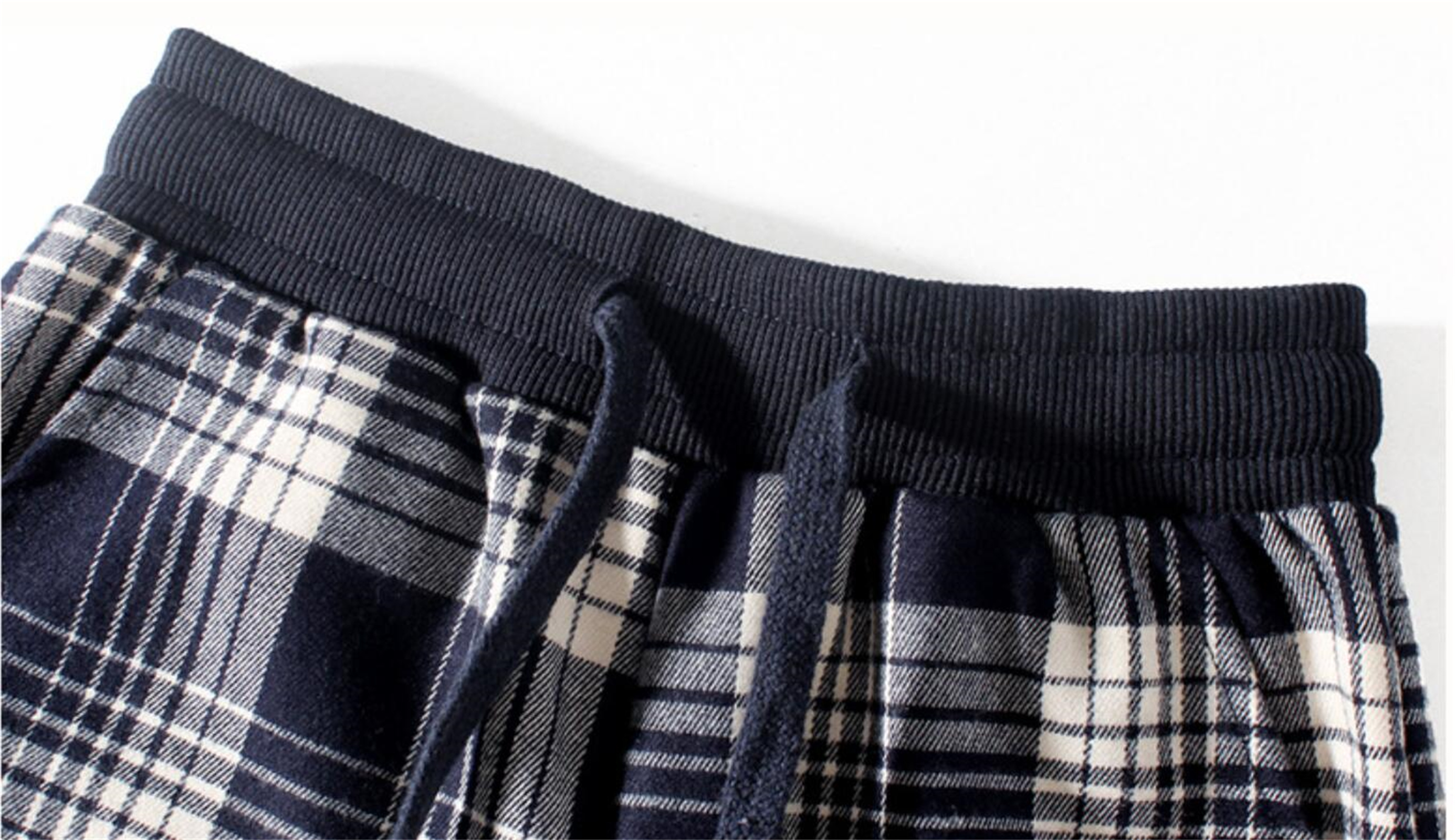 QWER - Desktop Wallpaper