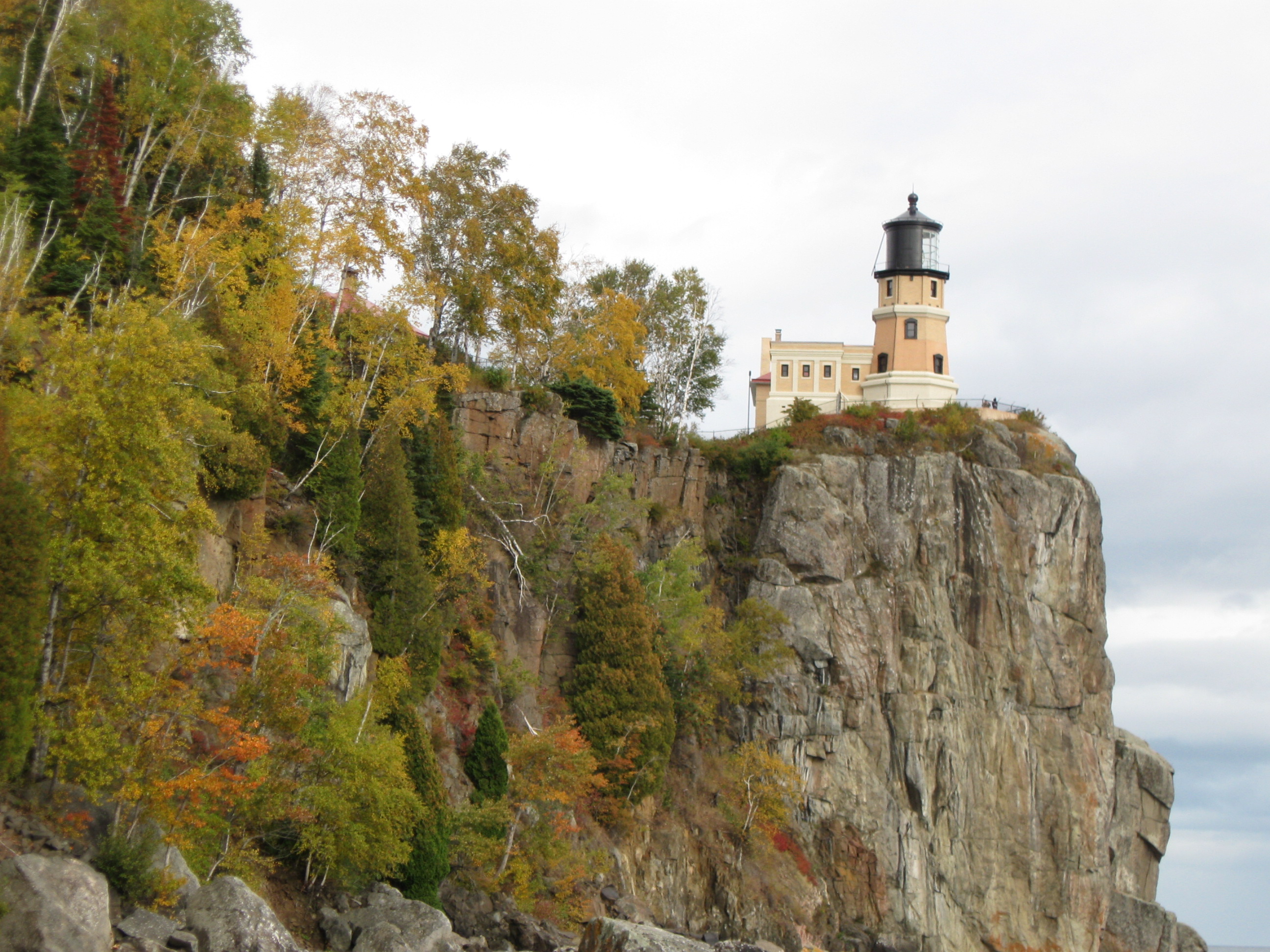 Split Rock Desktop Wallpaper