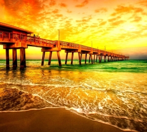 Beach Sunset over Pier - Desktop Wallpaper